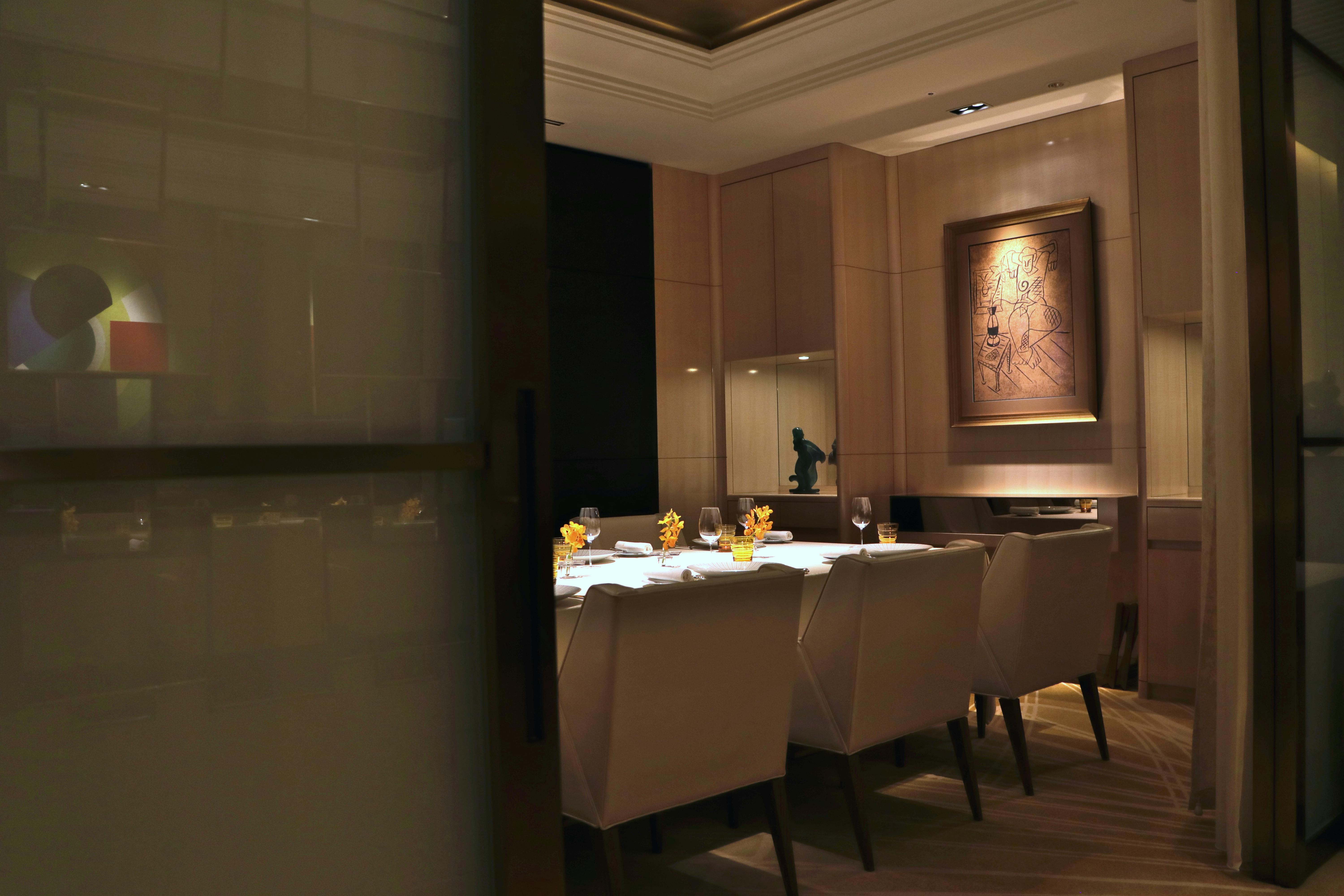 「ロオジエ／L'Osier」の個室を取材。銀座並木通りに面する日本屈指のフレンチ | KIWAMINO