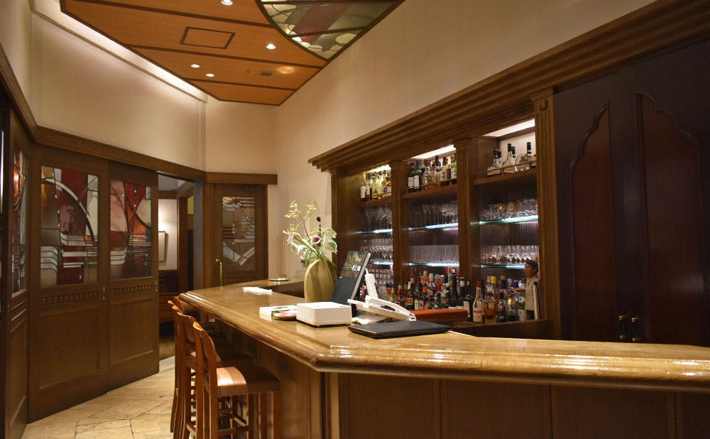 【名店グルメ】京橋「Chez Inno（シェ・イノ）」伝統を守り進化を続ける、東京屈指のグランメゾン | KIWAMINO